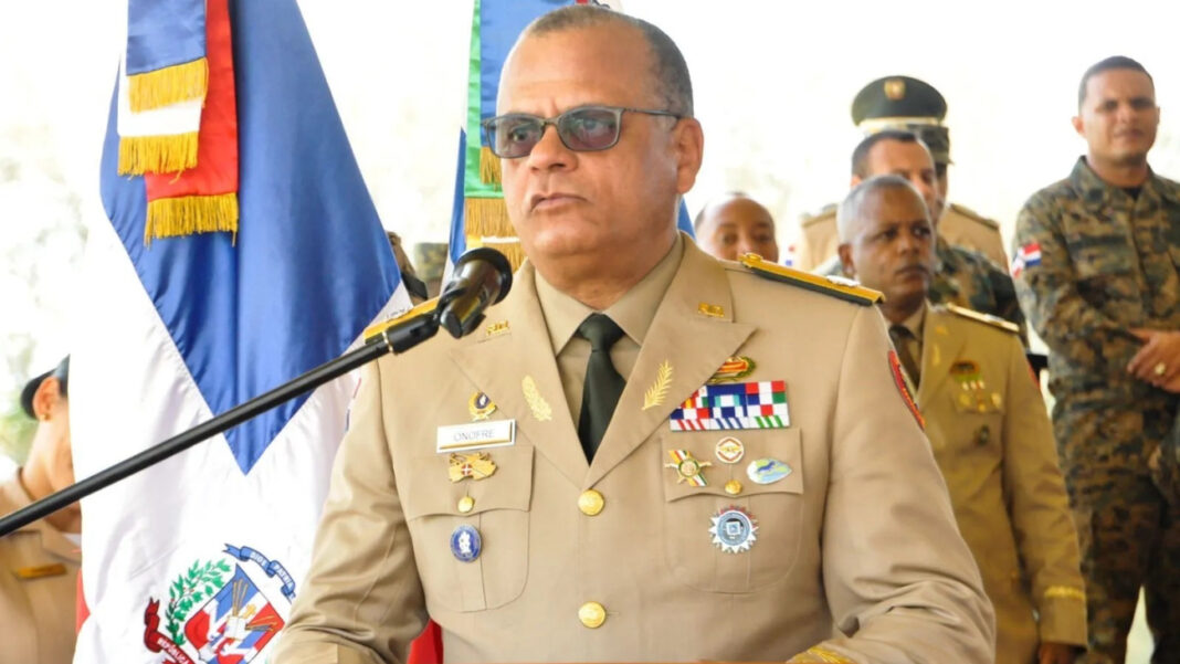 Ministro de Defensa Dominicano realiza visita de trabajo a la Base ...